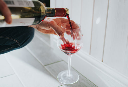 7 Ways You're Unknowingly Staining Your Teeth - Sunday Edit 7 Ways You're Unknowingly Staining Your Teeth - Sunday Edit